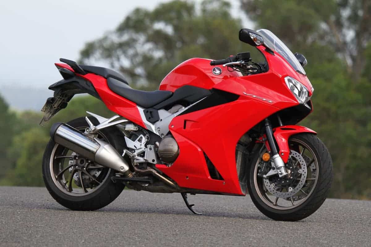 Honda VFR800 8th Gen Review - Reviewing A Cult Bike