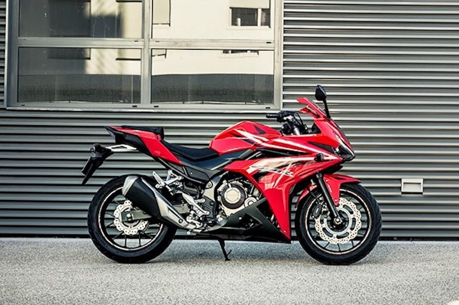 All About the Honda CBR500R: Pint-Sized Beauty
