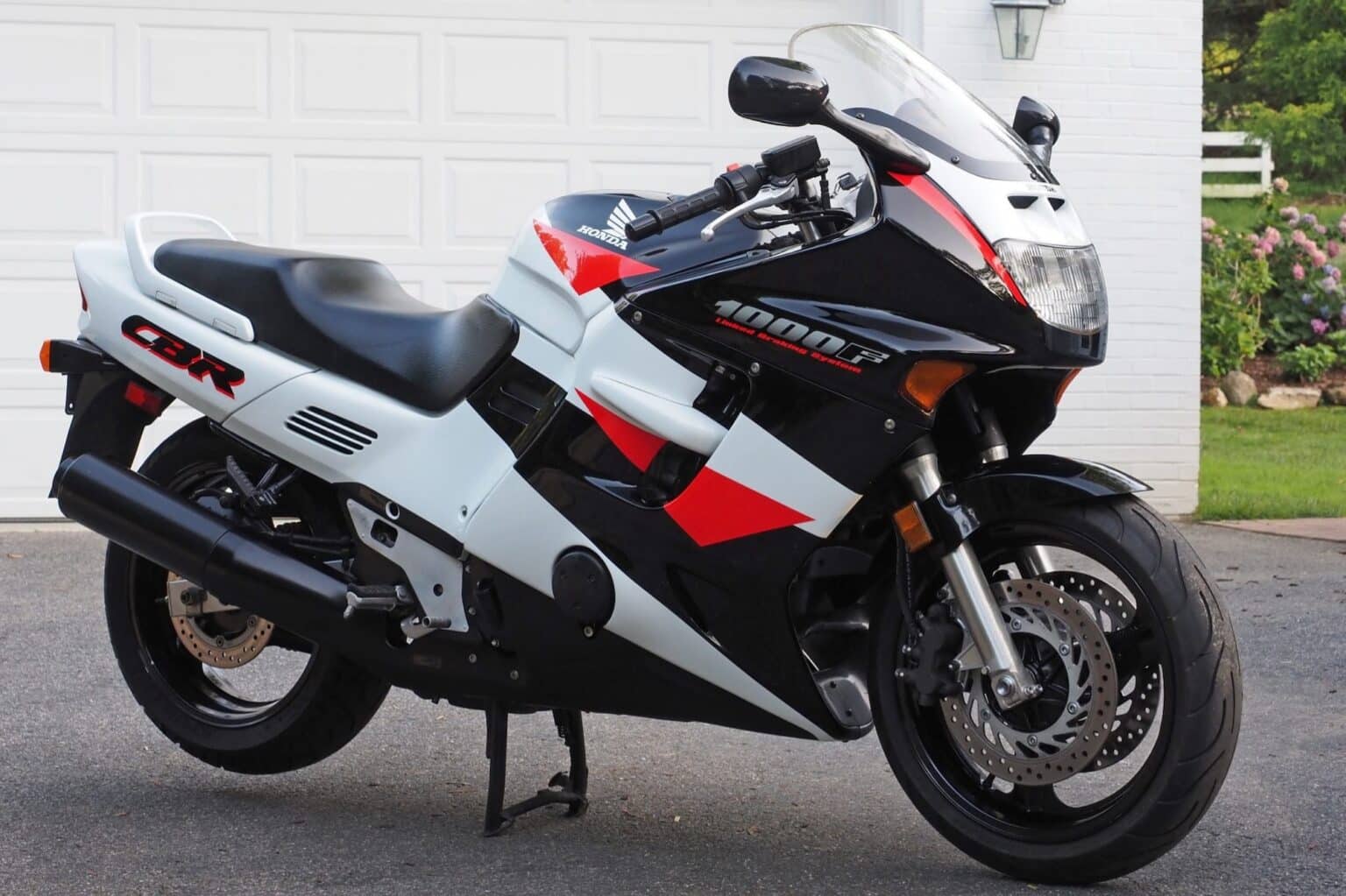 Honda CBR1000F (1987-1999) Buyers Guide