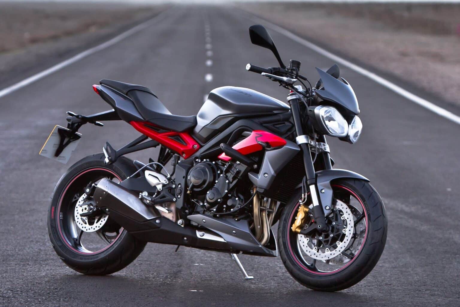 Chasing Lightness: Triumph Street Triple Model Guide (2008+)