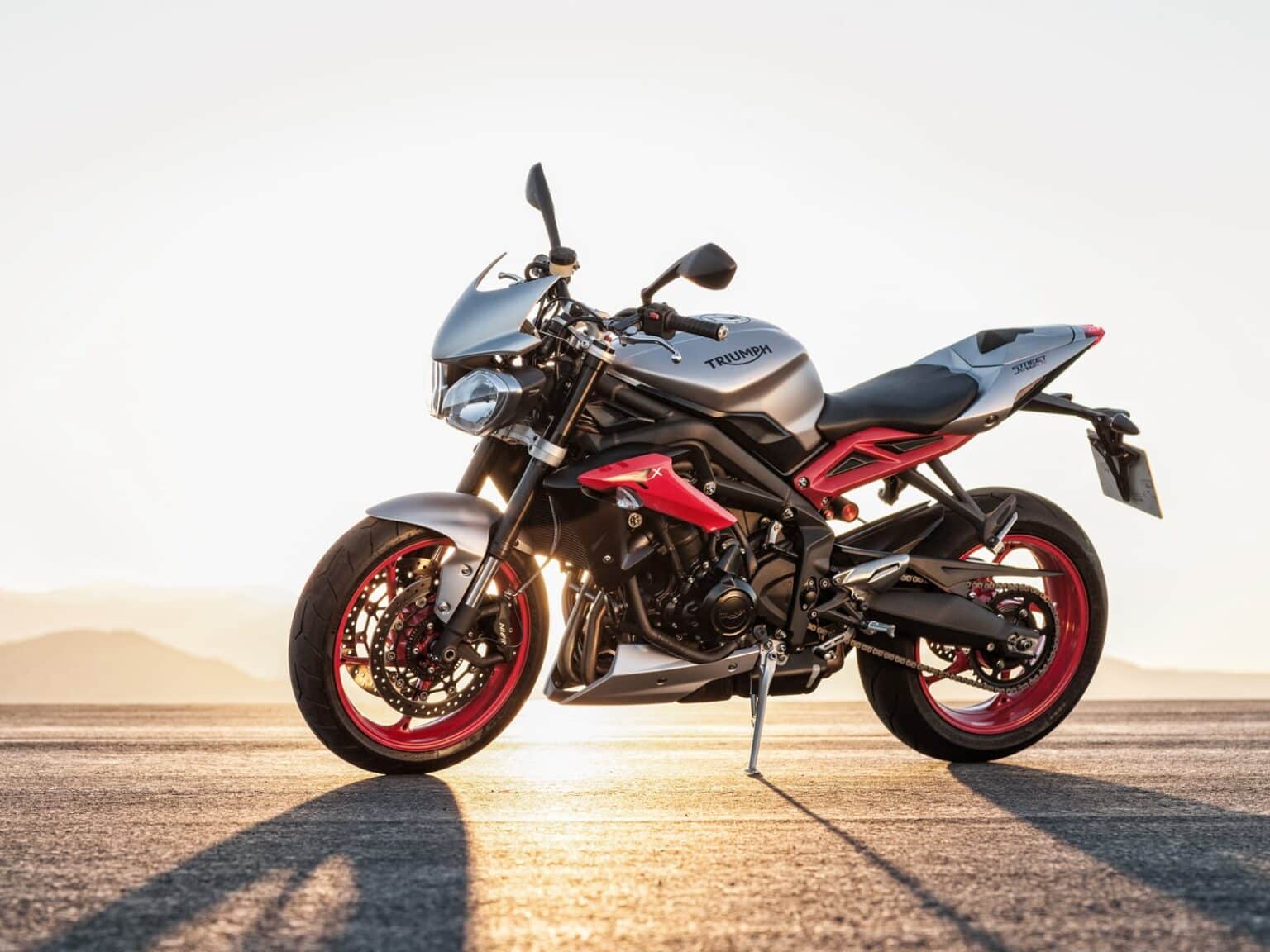 Chasing Lightness: Triumph Street Triple Model Guide (2008+)