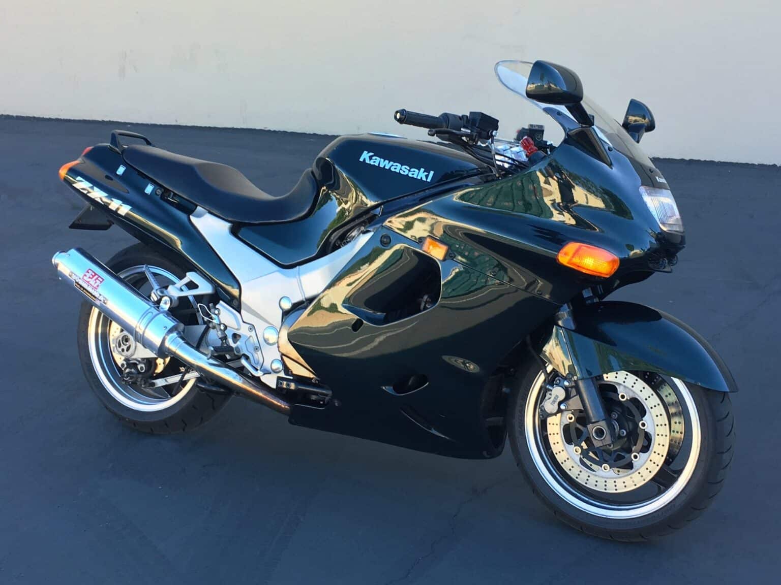 The Yamaha YZF1000R Thunderace — This One's Just Right