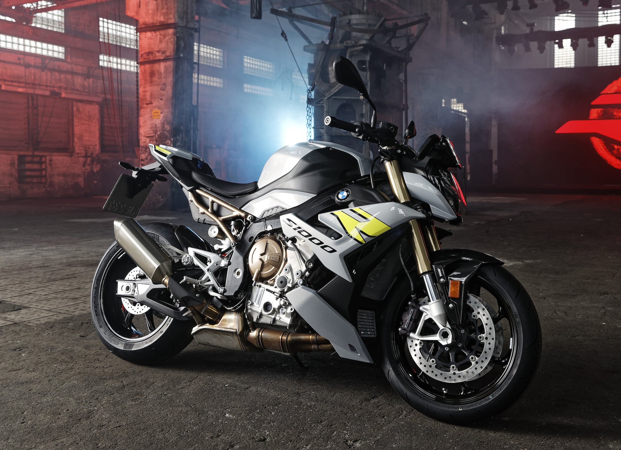 In Praise of Grey / Silver Motorcycles (and cars)