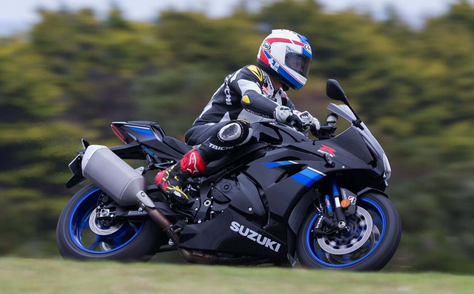 Riding the Suzuki GSX-R1000R — The Insanity - Motofomo